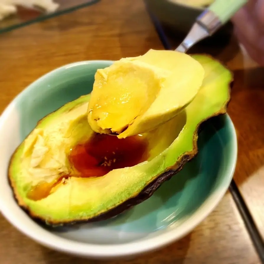 アボカドのそのままで美味しい食べ方を紹介!相性抜群の調味料も調査 | これちょっと気になる
